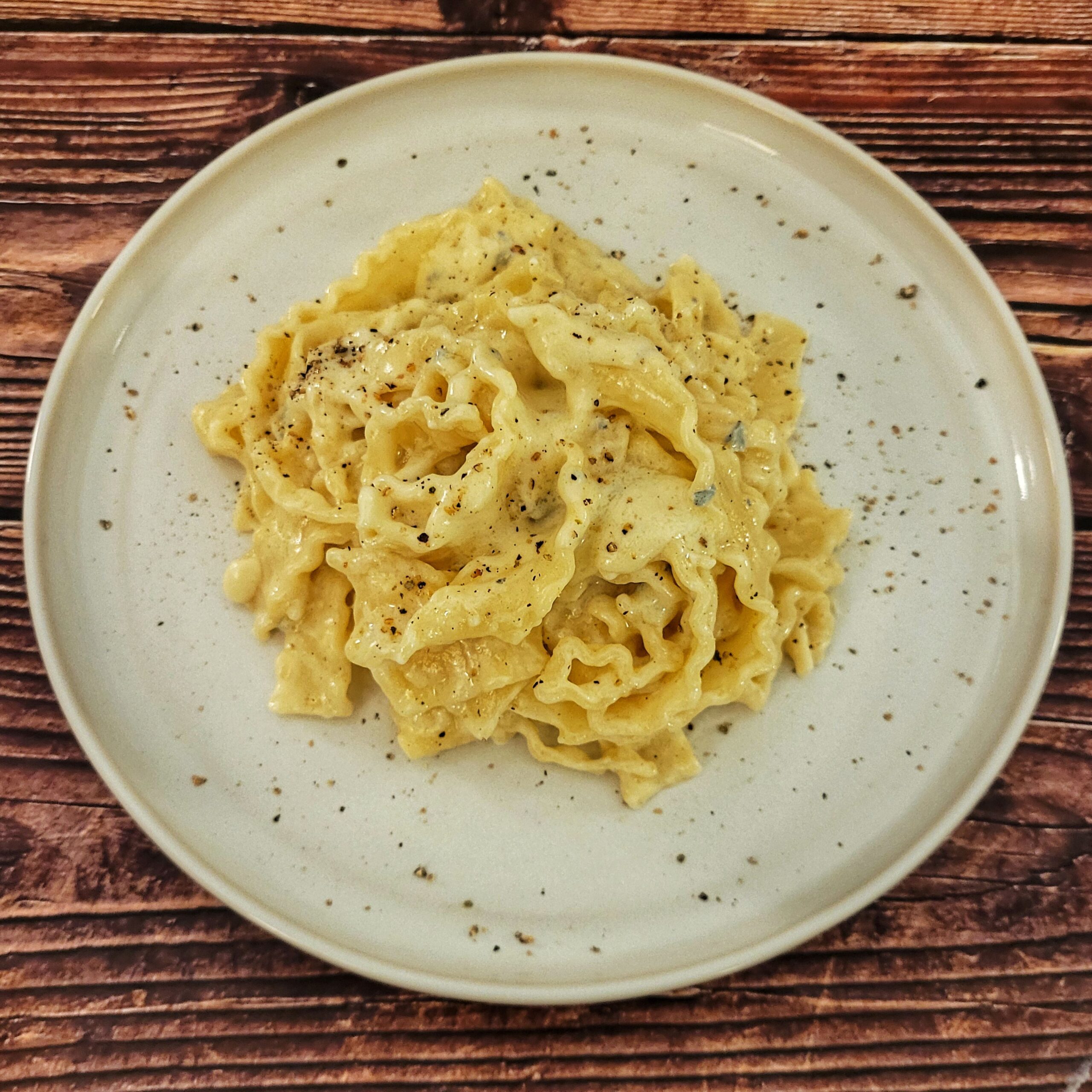 Easy & Traditional 4 Cheeses pasta Sauce - the-balanced-plate